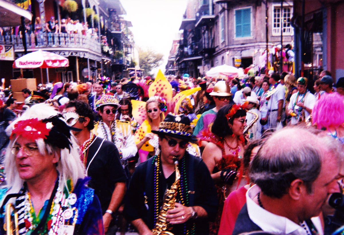 Celebrate Mardi Gras all year: New Orleans tour and Mardi Gras World ...